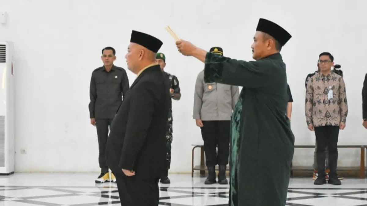Eka Sanatha Dilantik Sebagai Plh Sekda Karawang - Infoka