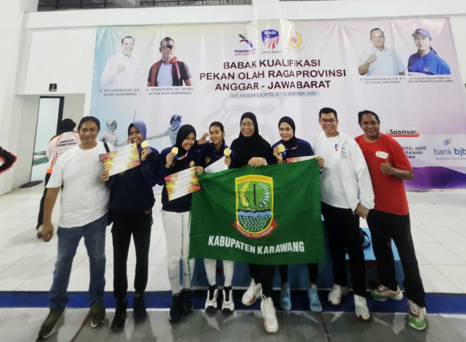 Karawang Sabet 8 Medali, Juara Umum Babak Kualifikasi Cabor Anggar ...